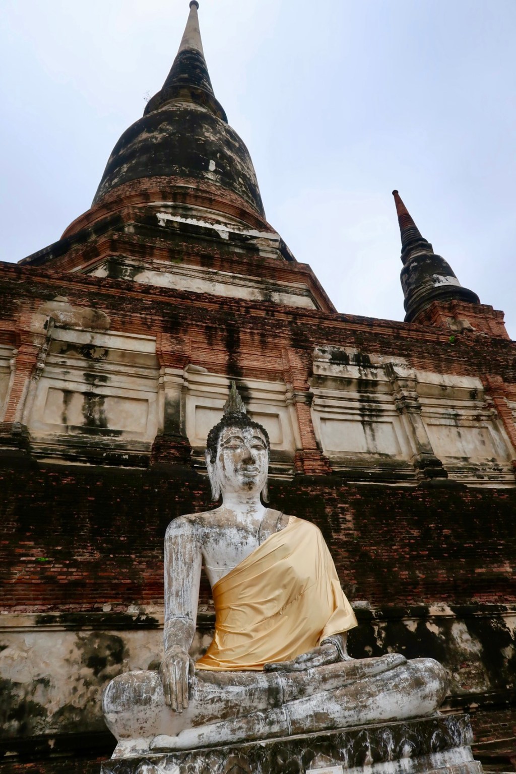 The Rooster and Chicken Statues in The Temples Of Ayutthaya, Thailand ...